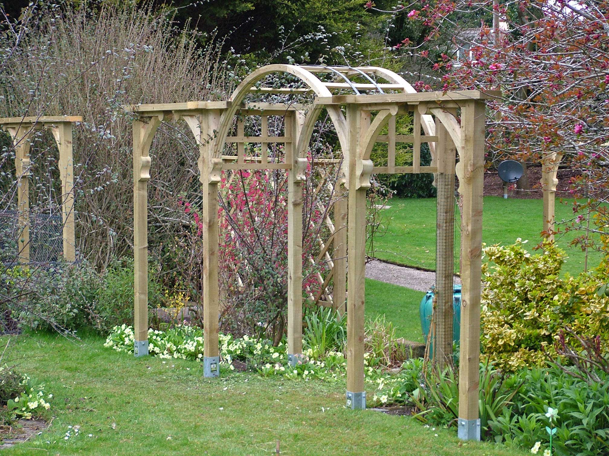 Trellis, Arch, Pergola - Julian Rogers - Practical Projects